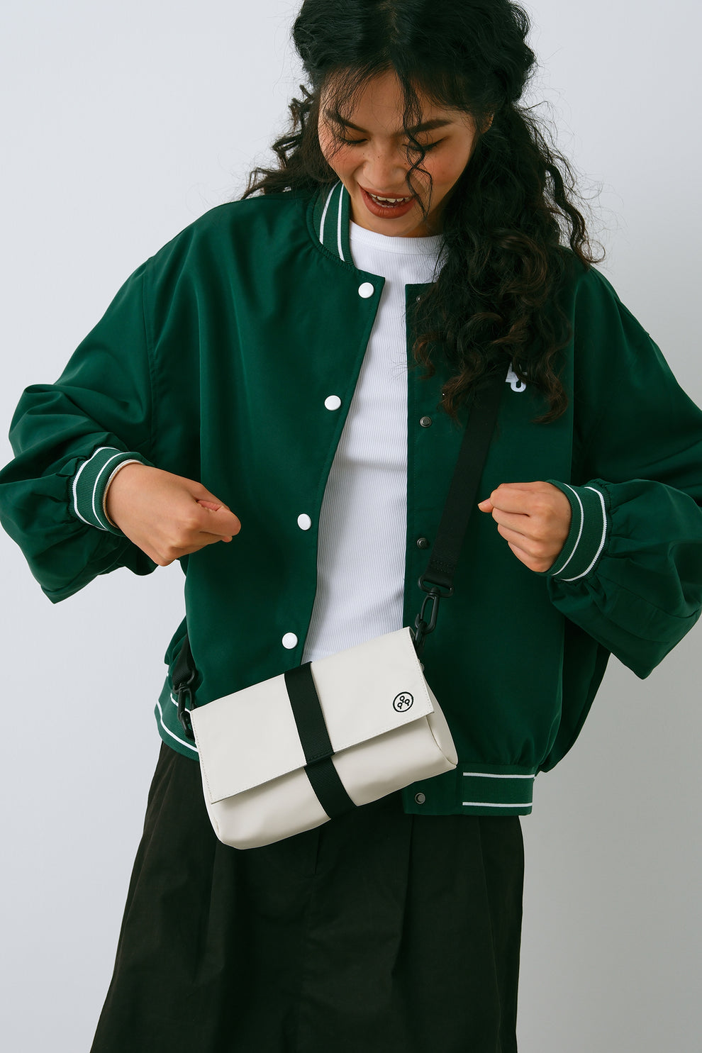 Fasten & Go | Triangle Sling Bag Mini – Kiwee